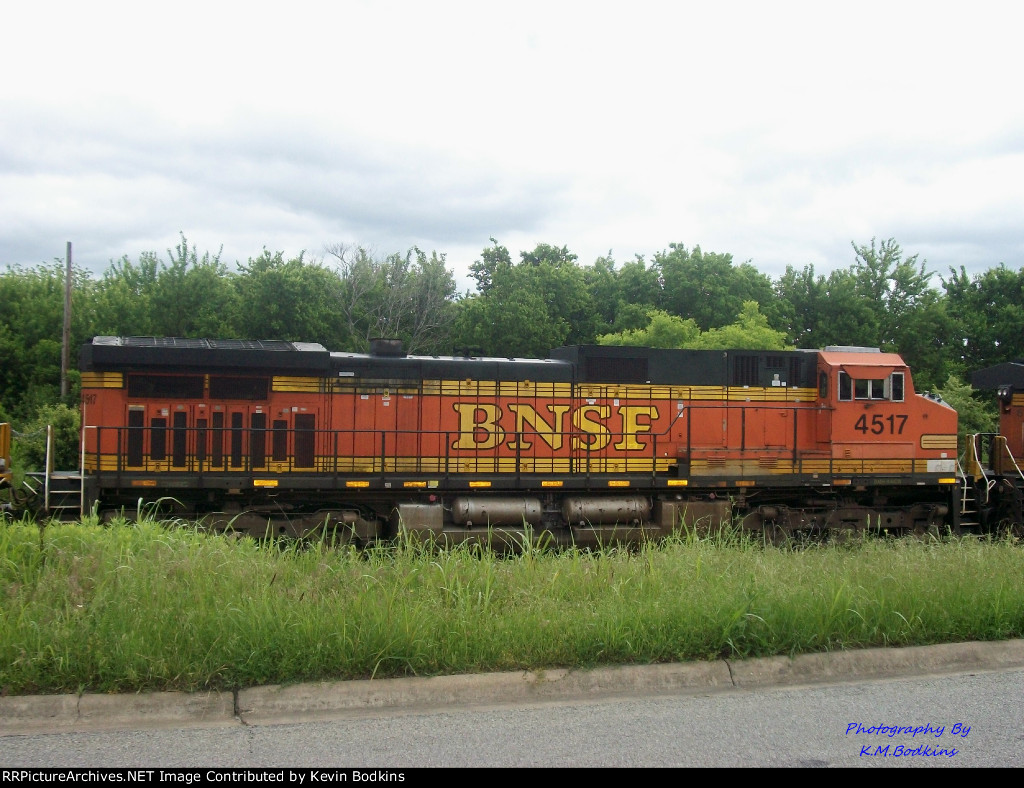 C44-9W BNSF 4517